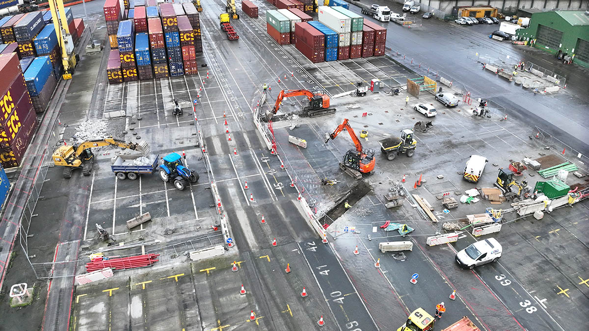 AQE Reefer Gantries, Dublin Port - Wills Bros