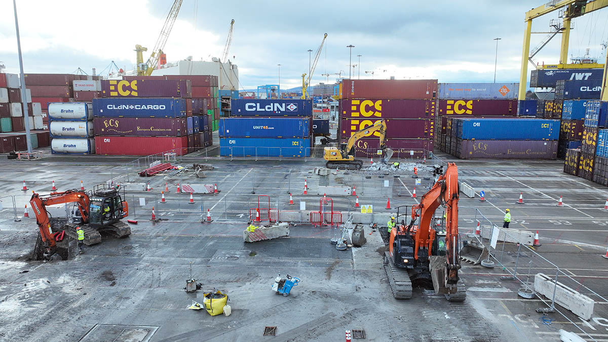 AQE Reefer Gantries, Dublin Port - Wills Bros